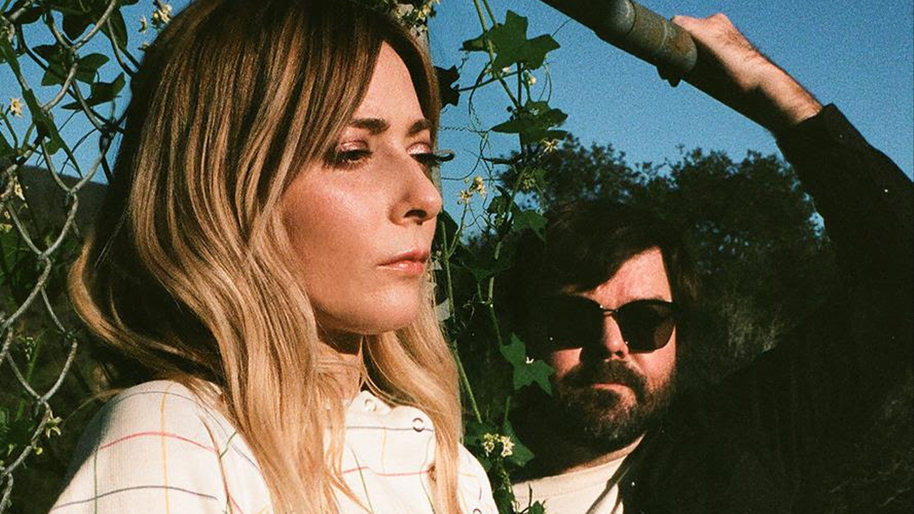 Stream: New singles from Mirrorball, Alaska Reid, SWIMM and Derde Verde ...